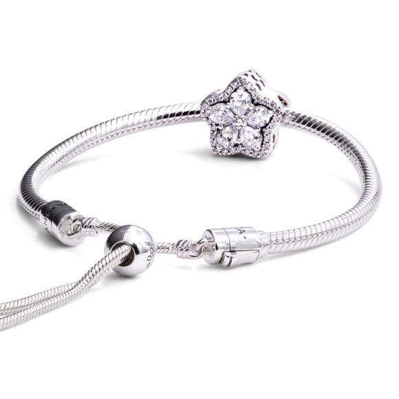 Pandora | Jewelry | Pandora Sparkling Snowflake Sliding Bracelet ...